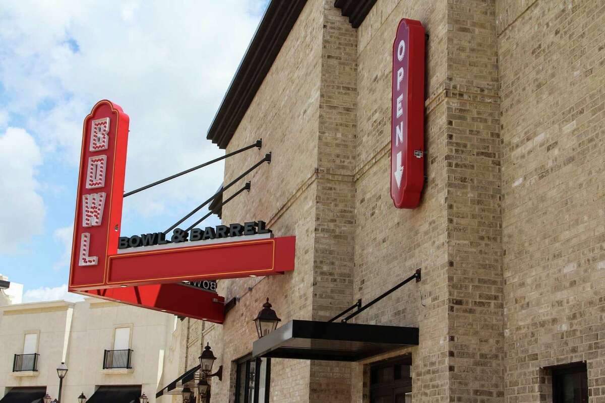 15-lane bowling alley, restaurant Bowl and Barrel coming to The Rim in ...