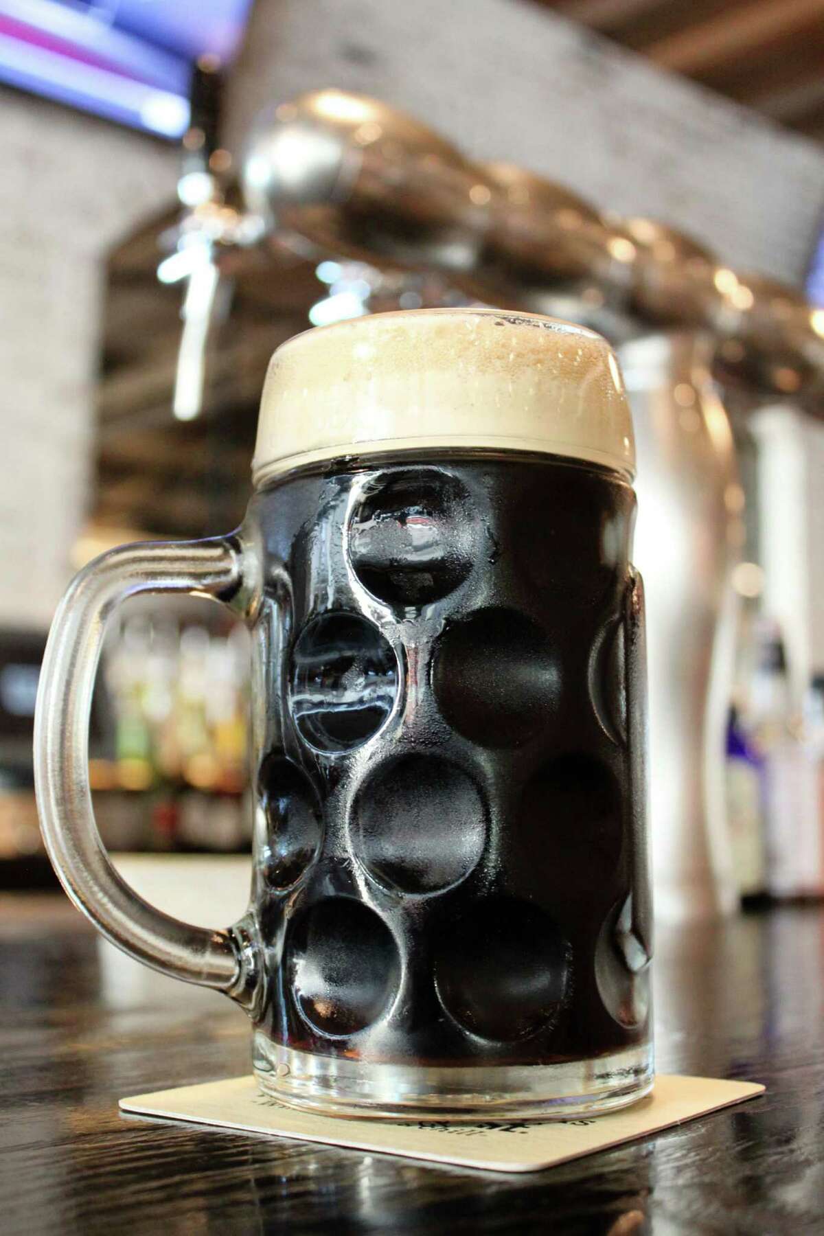 15-lane bowling alley, restaurant Bowl and Barrel coming to The Rim in ...