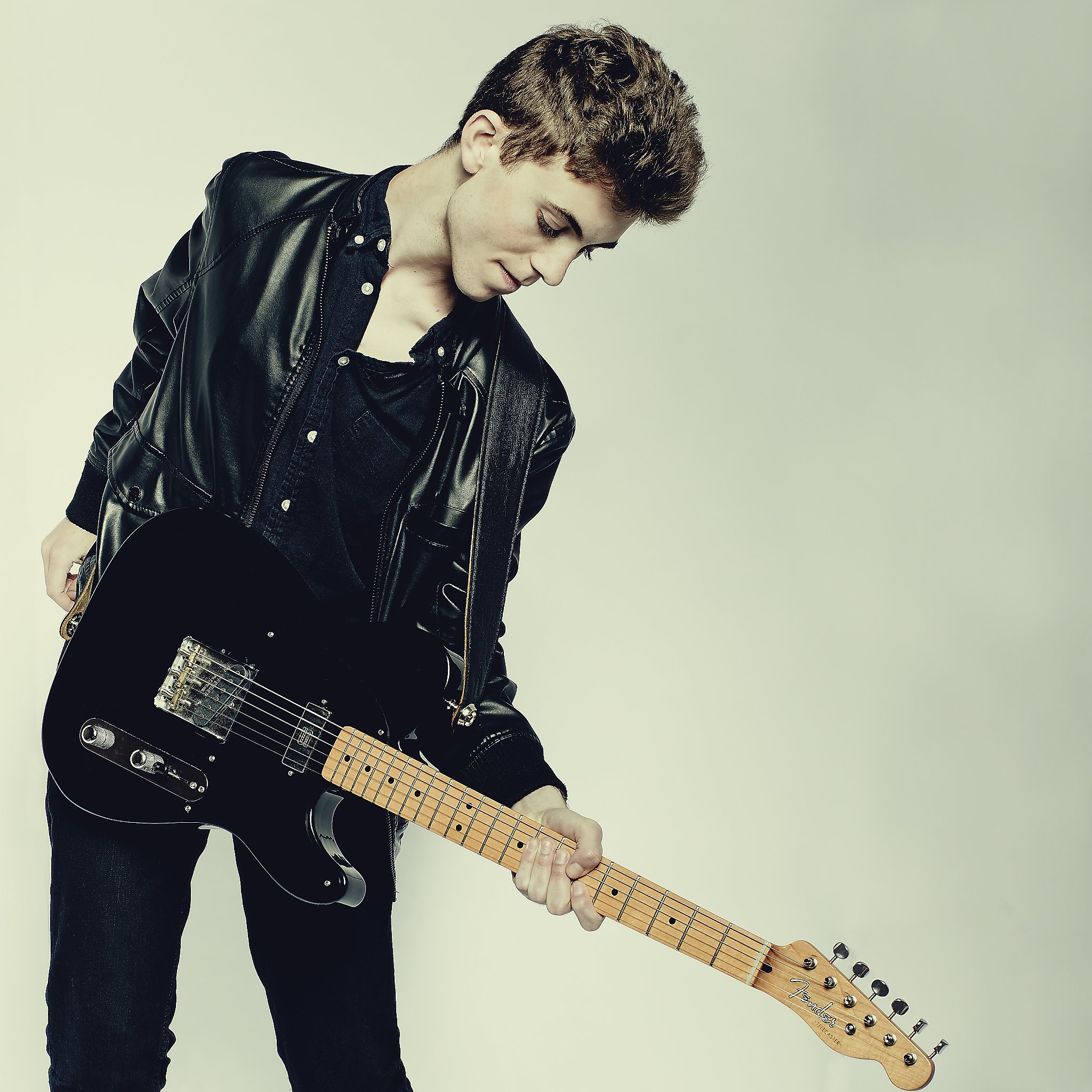 Mill Valley man quits Yale, charts new career path in music