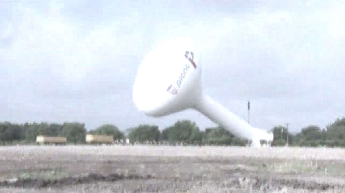Giant water tower crashes down in Plano, Texas
