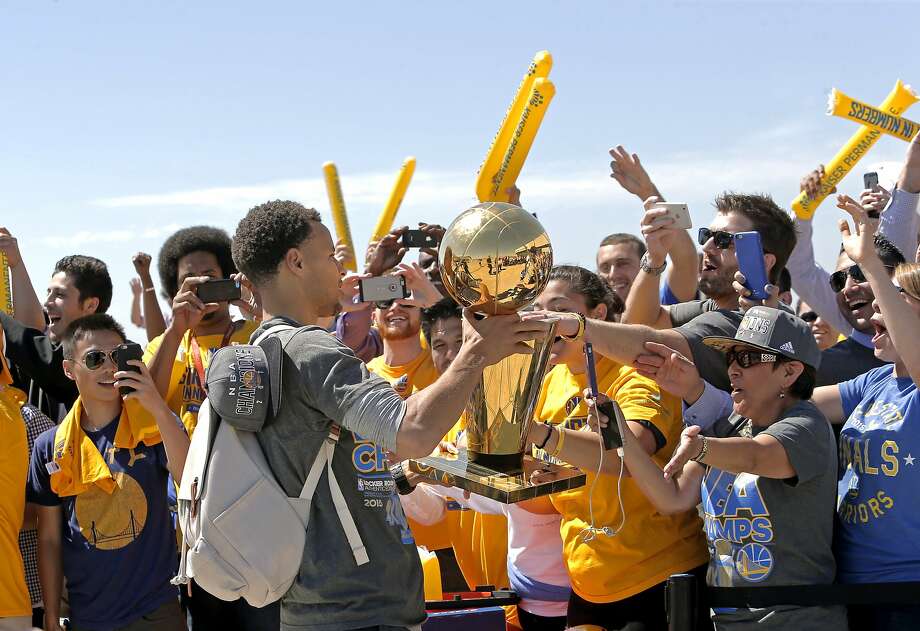 Warriors touch down in Oakland as NBA champs - SFGate