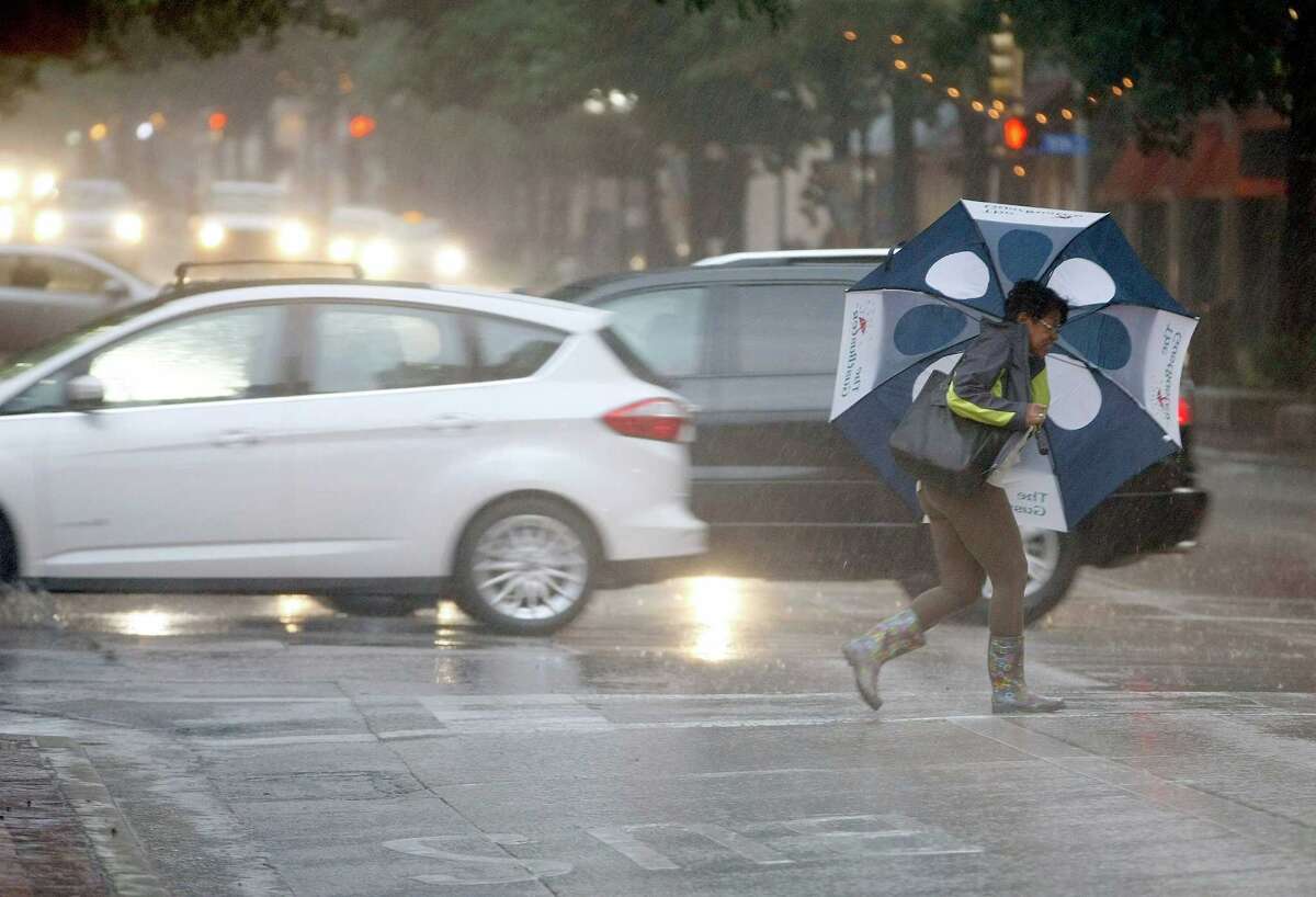 Fast-moving storm causes flooding during rush hour