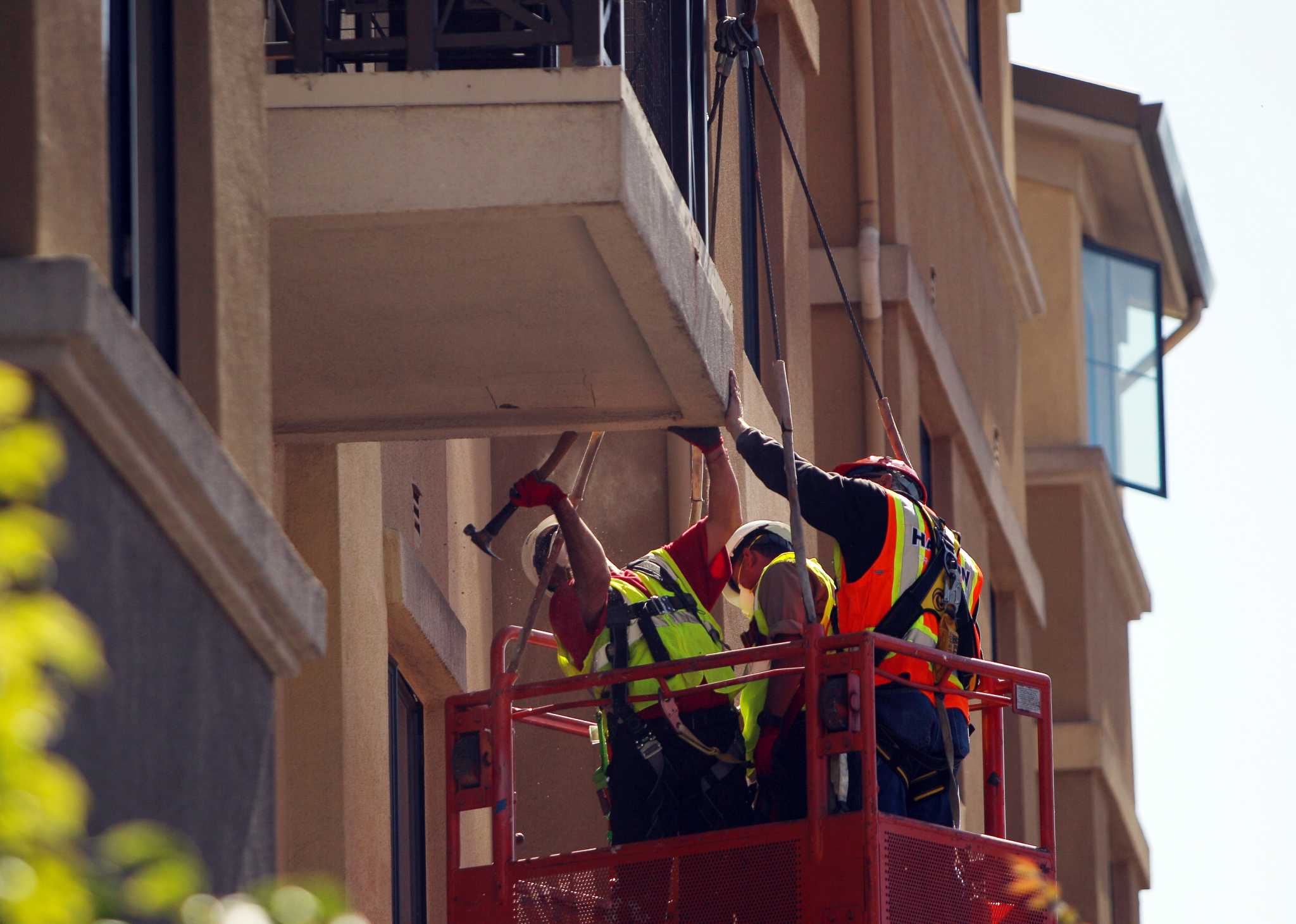 Balcony design solid, but flaws may have allowed dry rot