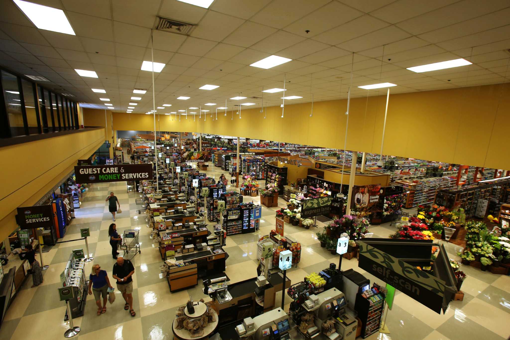 New stores compete in Houston’s 'grocery wars'