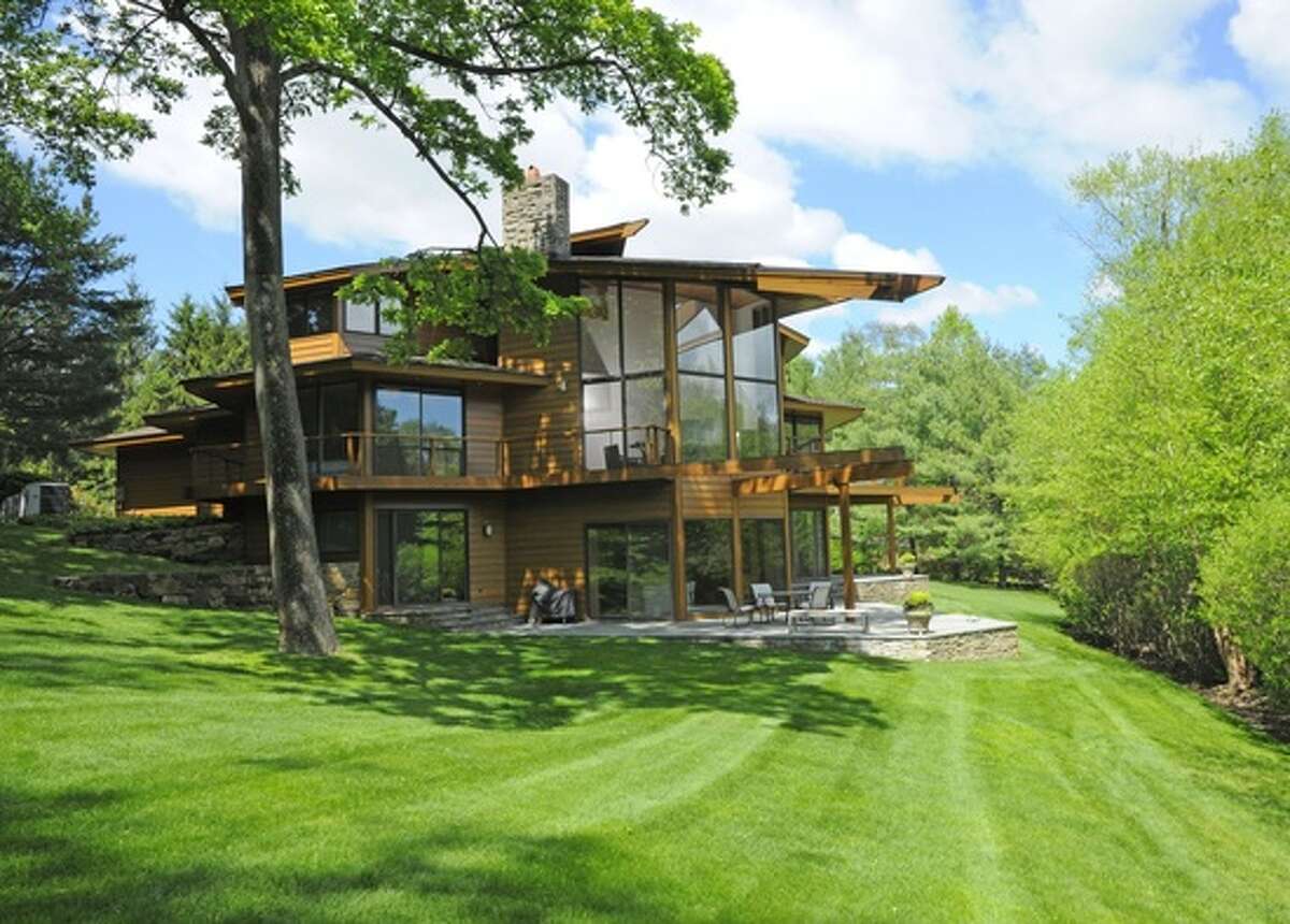 Glass House named most beautiful building in Connecticut