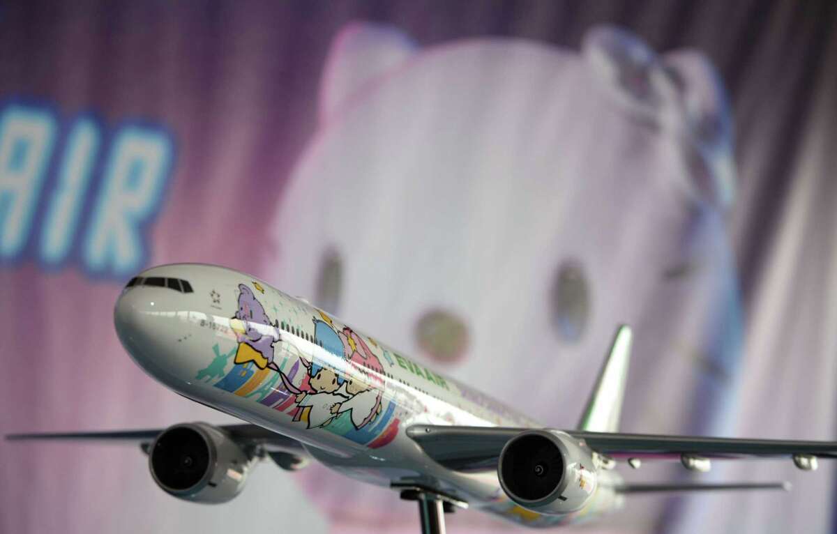 Eva Air's Hello Kitty plane debuts in Houston