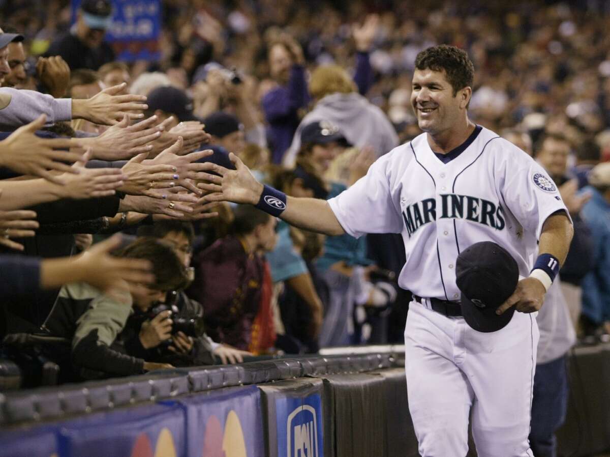 Mariners' Edgar Martinez almost hits baseball to train tracks during ...