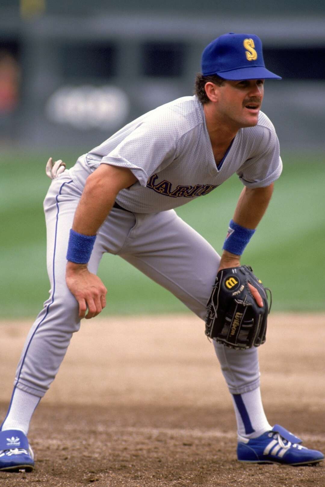 Mariners' Edgar Martinez almost hits baseball to train tracks during ...