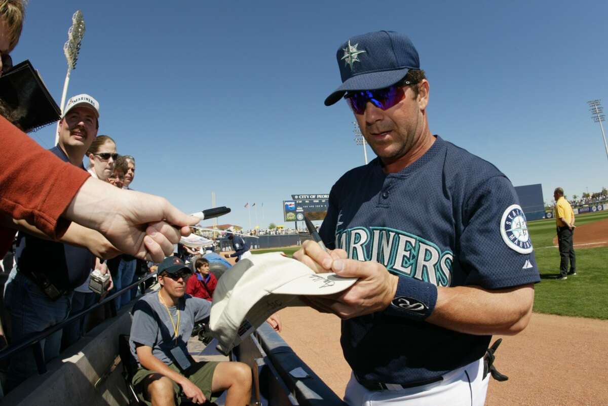 Jim Moore: Can Edgar Martinez light a fire under the Seattle Mariners?