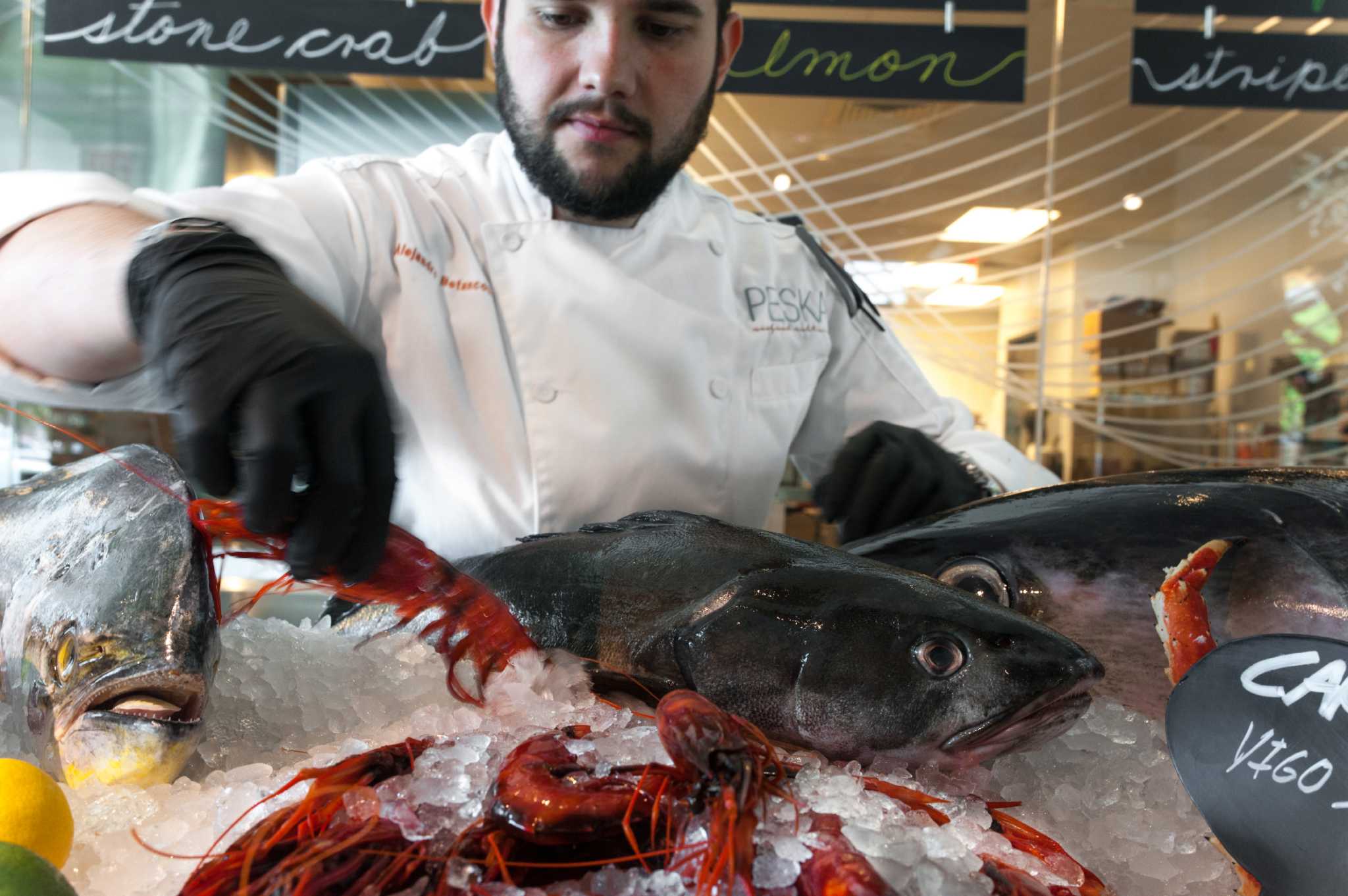 Peska: a spectacle bent on reeling in diners