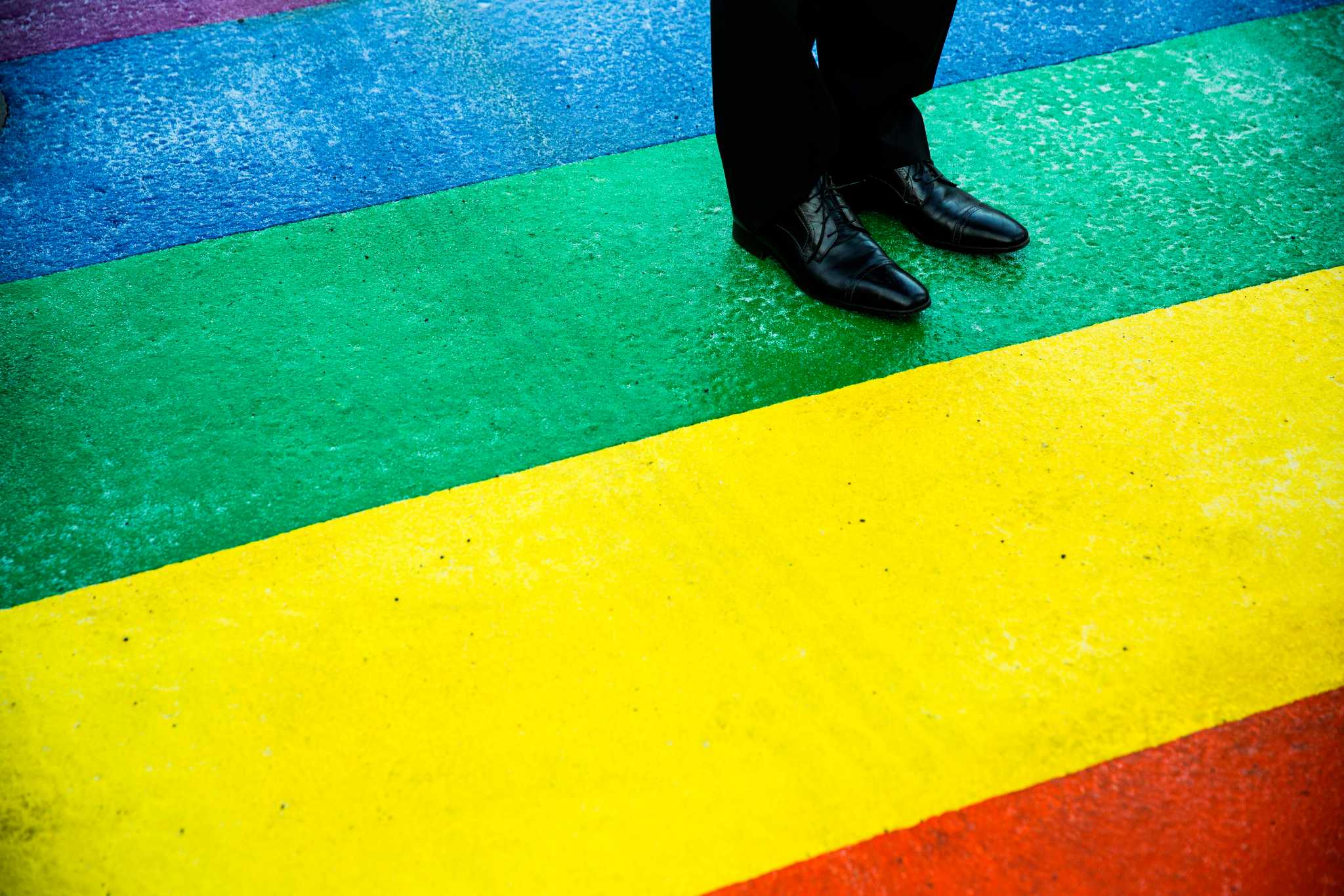 Seattle mayor unveils rainbow crosswalks on Capitol Hill