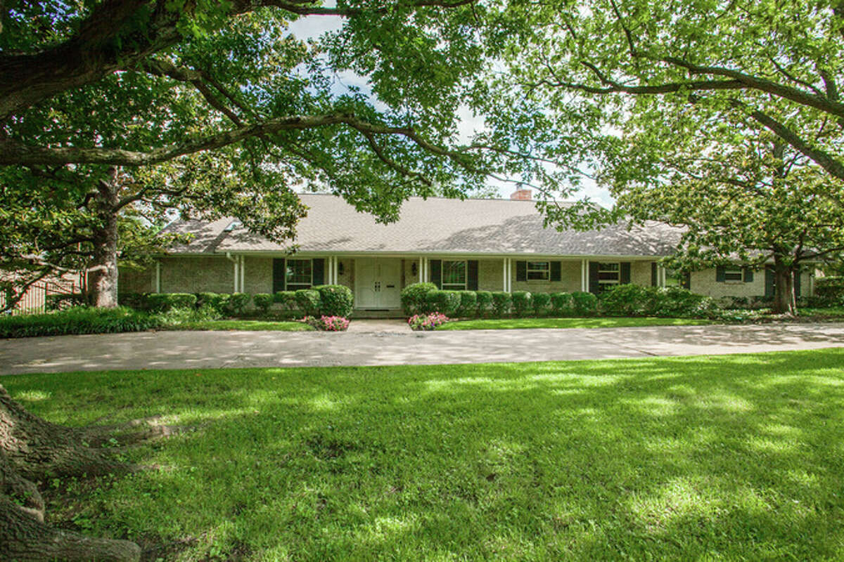 House owned by iconic Cowboys football coach Tom Landry for sale in Dallas