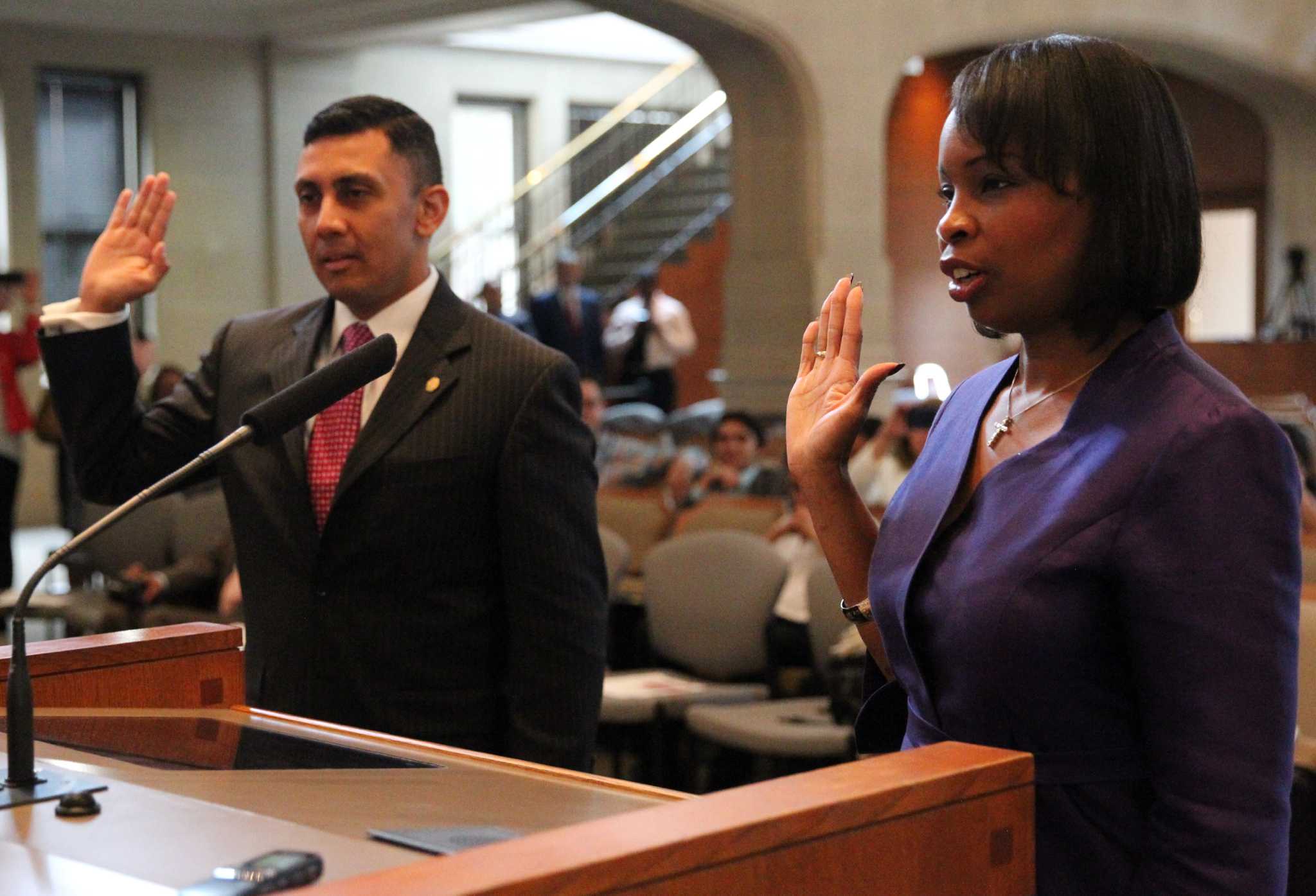 Taylor calls for voter engagement, unity in historic inauguration