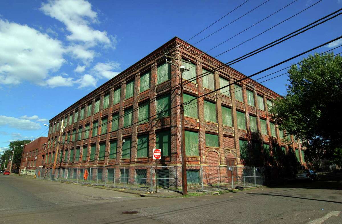 Housing tower planned at former Warnaco site in Bridgeport