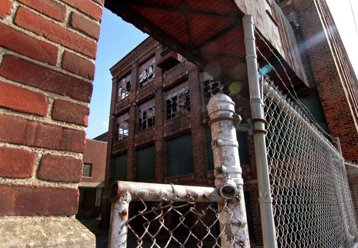 Housing tower planned at former Warnaco site in Bridgeport