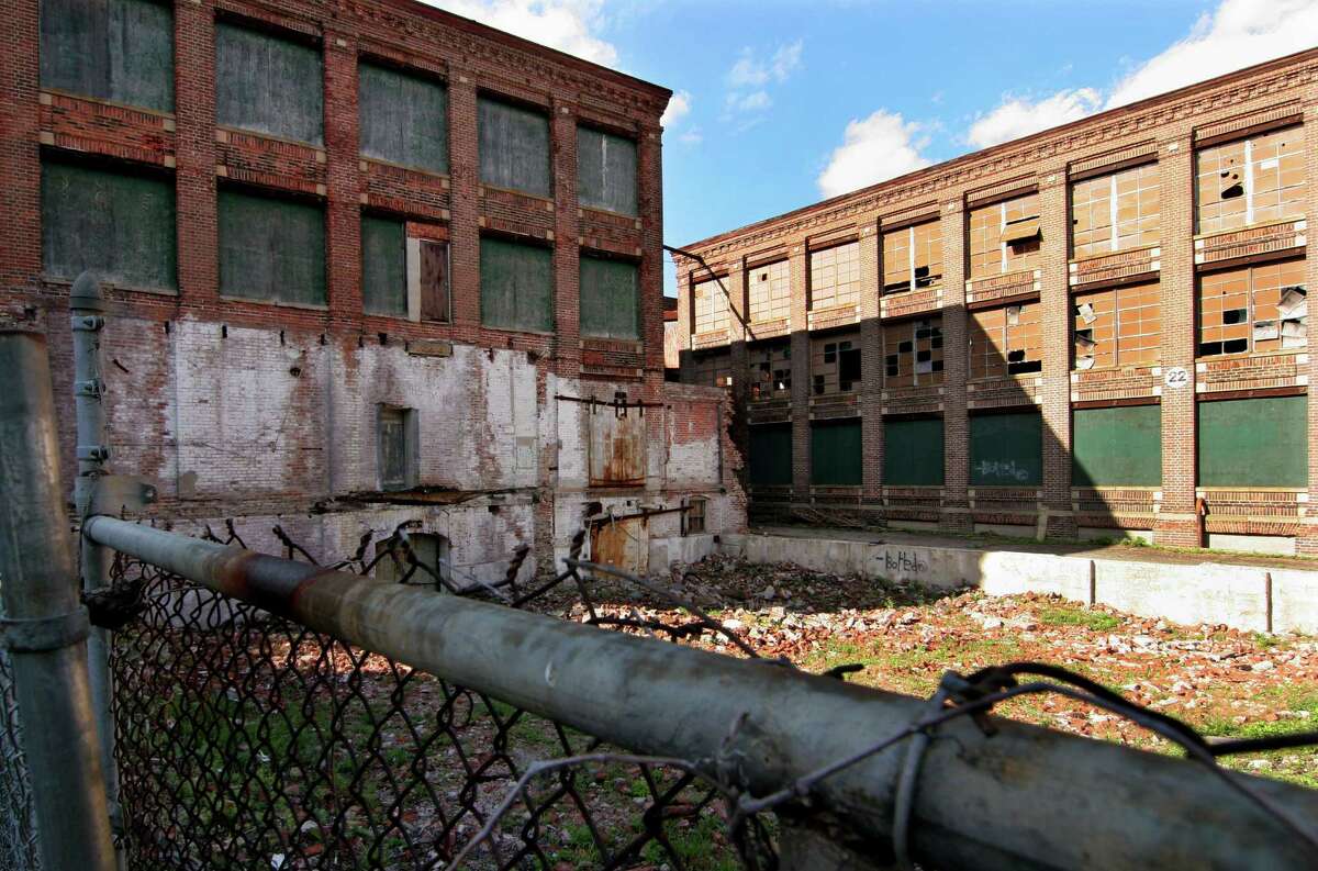 Housing tower planned at former Warnaco site in Bridgeport