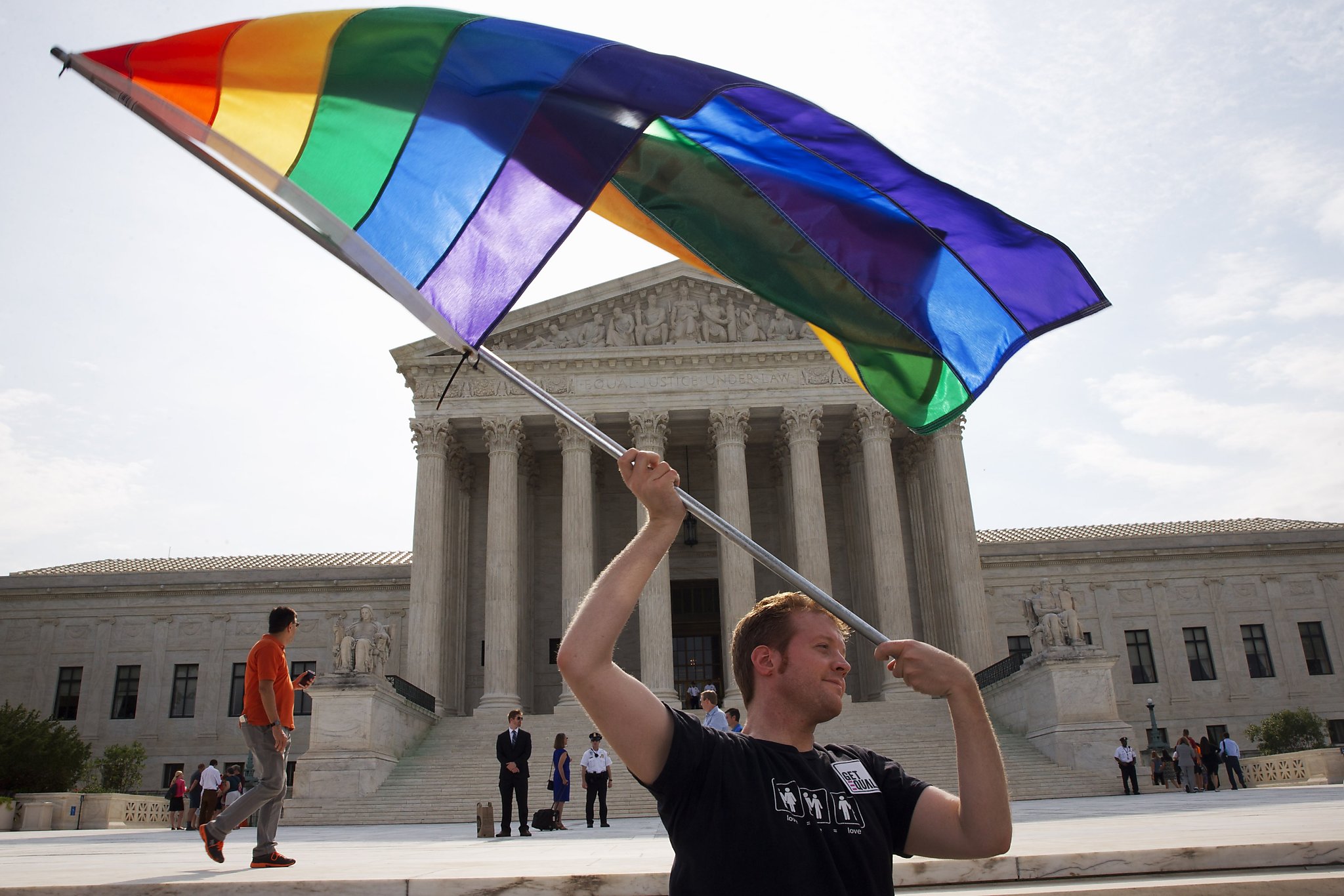 U.S. Supreme Court grants gays constitutional right to marry