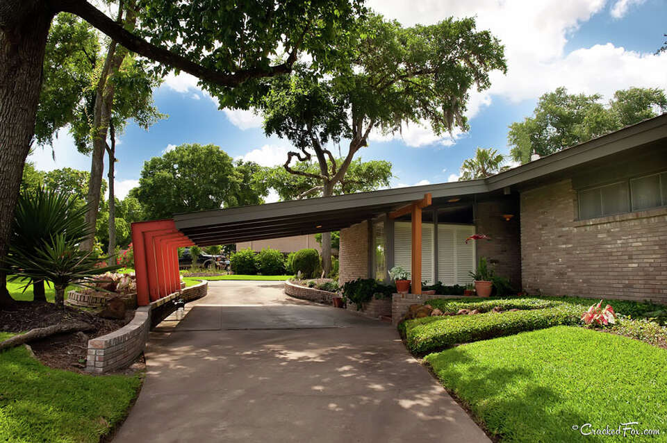 Midcentury homes entice fans of styles from 1950s and '60s