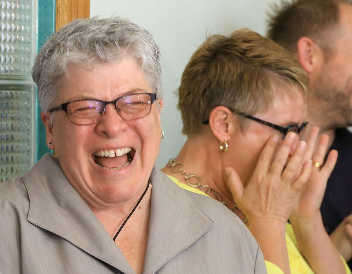 U.S. Supreme Court grants gays constitutional right to marry