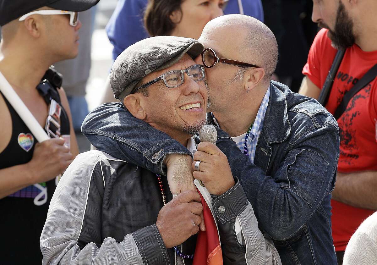 U.S. Supreme Court grants gays constitutional right to marry