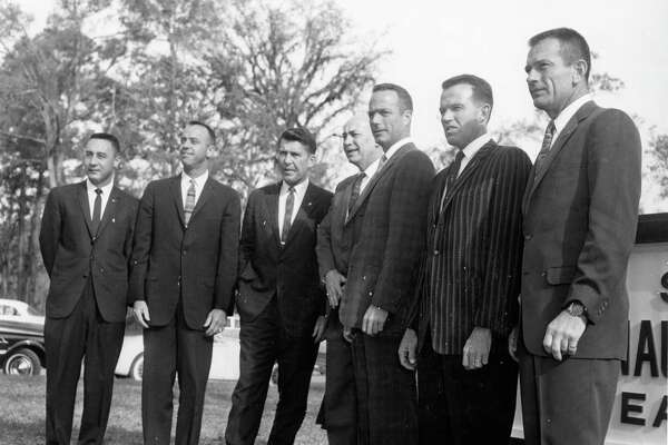 As early astronauts die, foundation looks beyond them for support ...