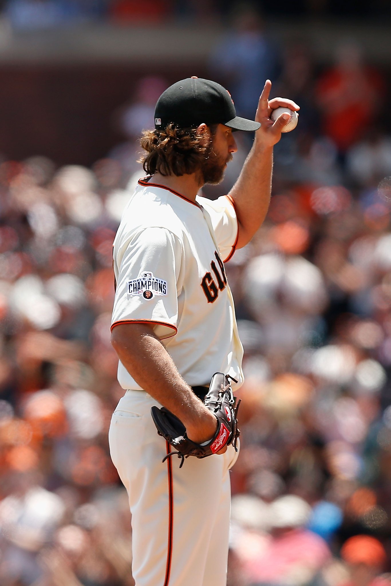 Offense does its job; Bumgarner reaches strikeout milestone