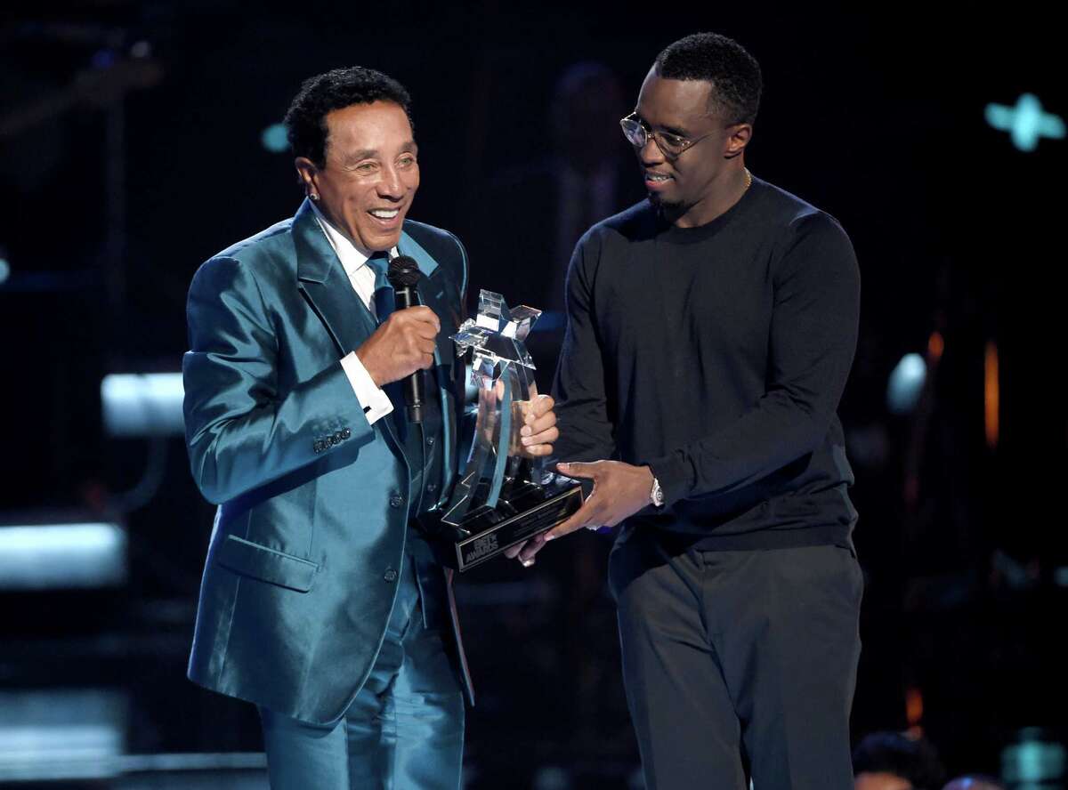 BET Awards: Diddy takes a fall