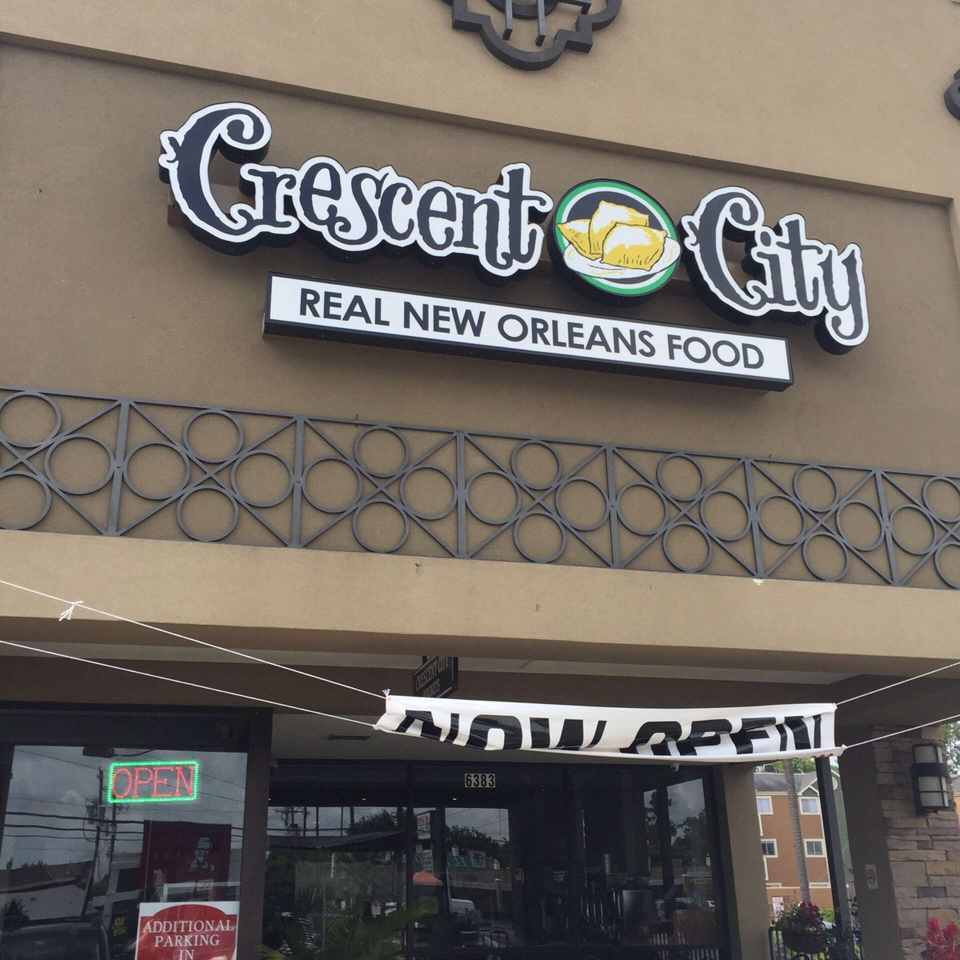 Crescent City Beignets reopens farther down Westheimer, offers new menu ...