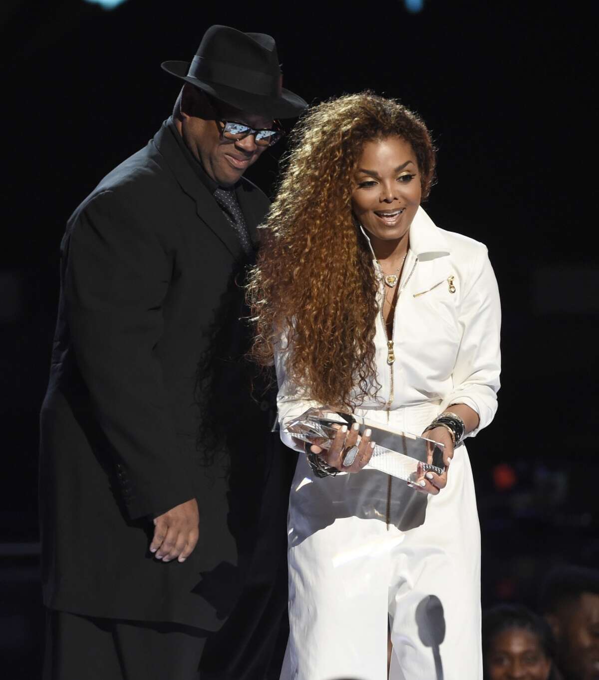 Janet Jackson brings Unbreakable Tour to Houston