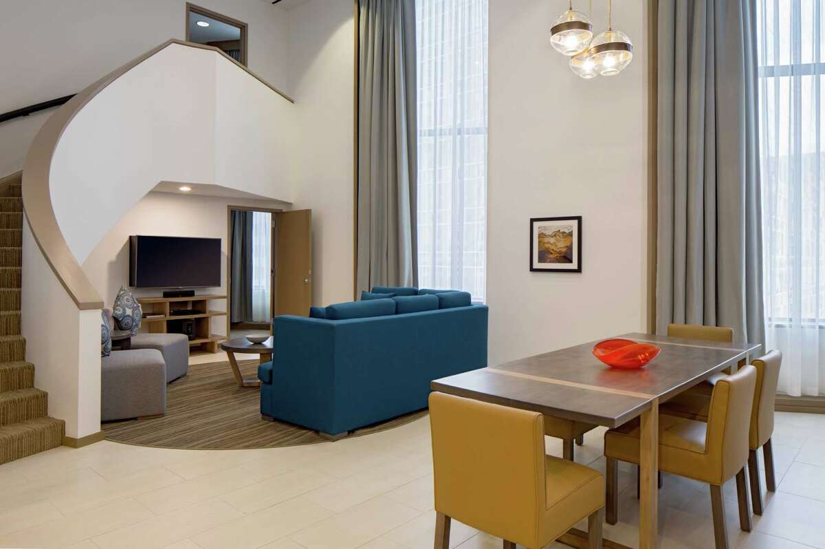 Two Houston hotels rank on Conde Nast Traveler's reader's choice awards ...