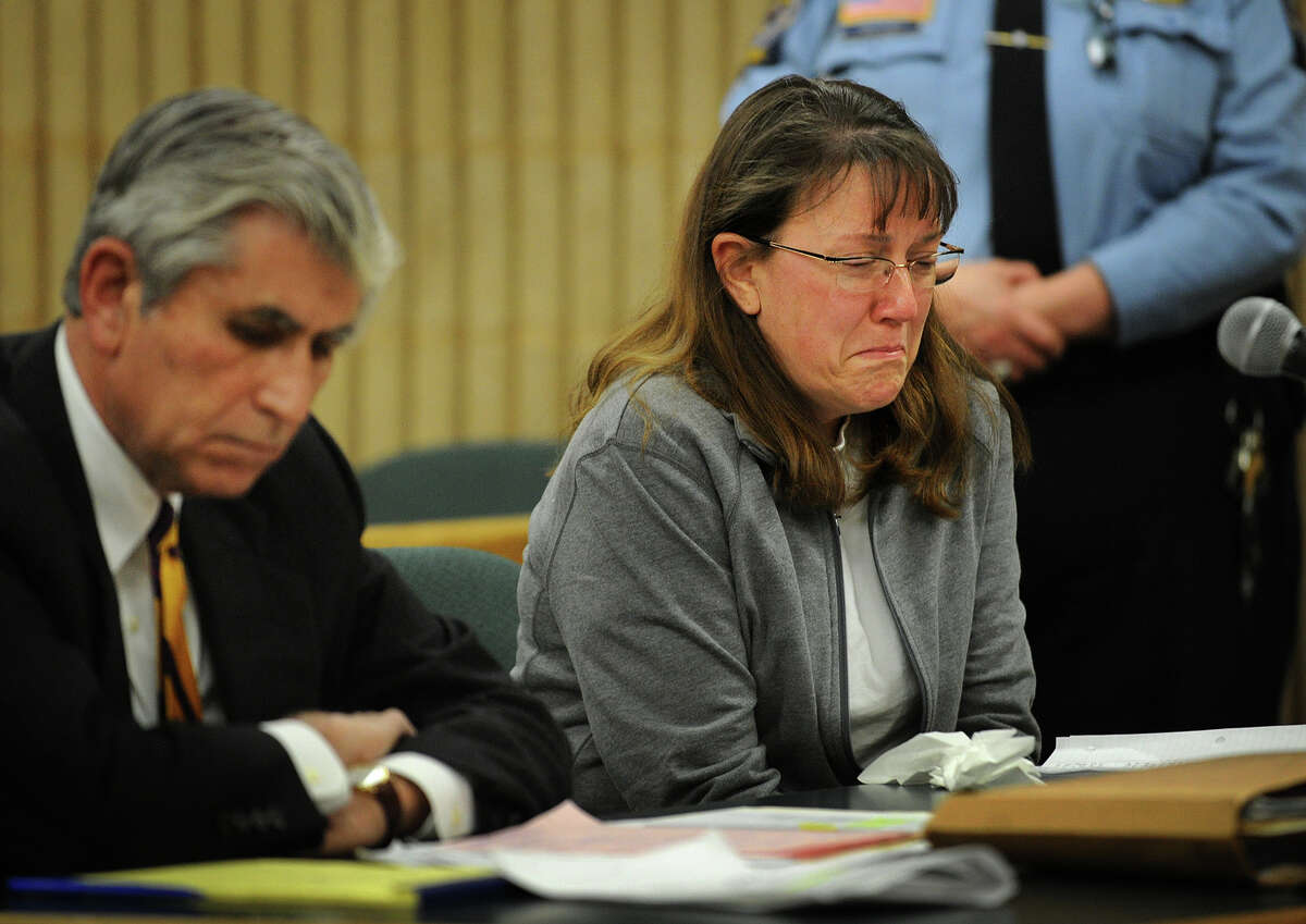City settles suit with disgraced former official