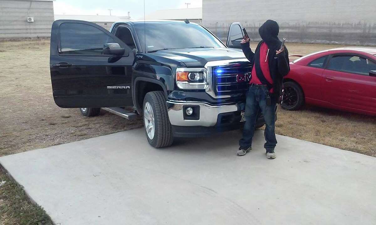 La Linea cartel leaks photos of exotic animals, expensive cars, drugs ...