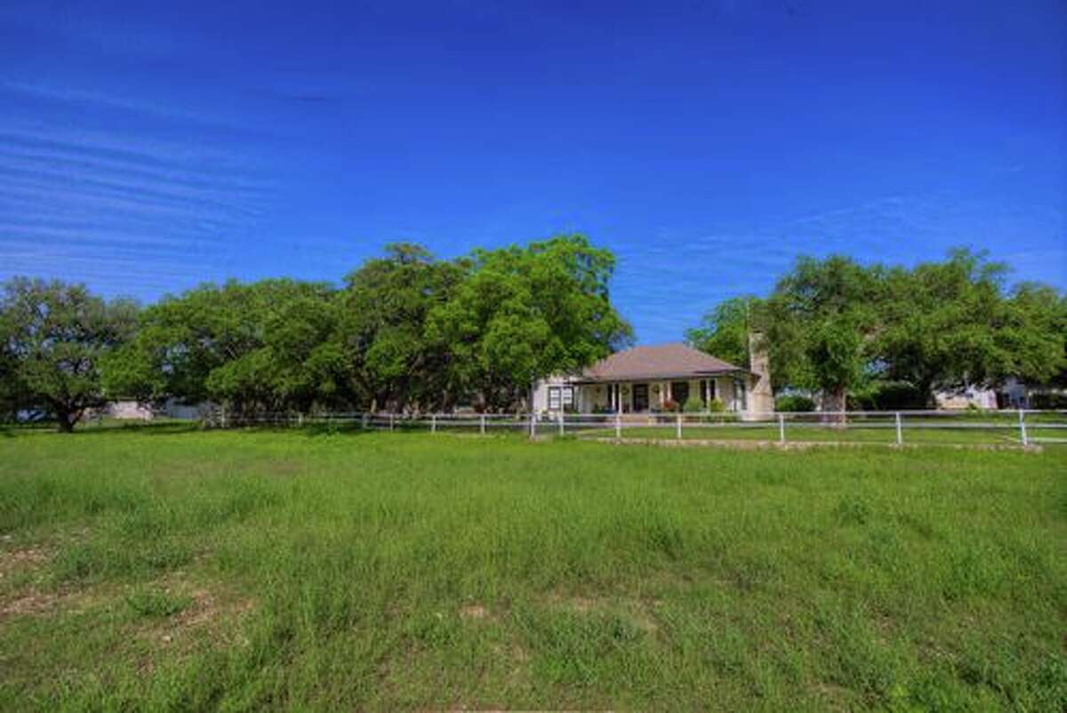 Beautiful ranch in 'golden triangle of the Hill Country' listed for $18 ...