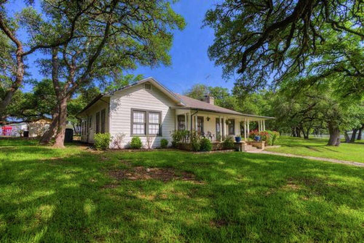 Beautiful ranch in 'golden triangle of the Hill Country' listed for $18 ...