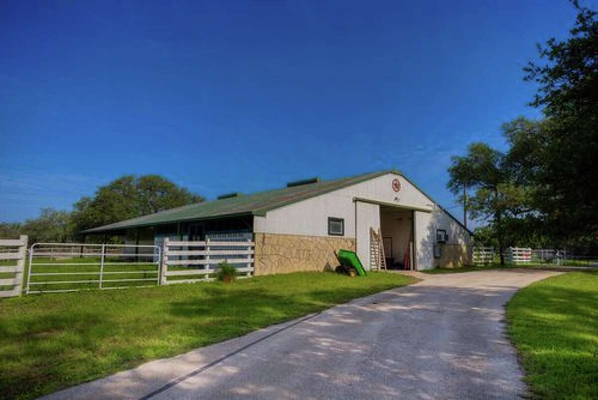 Beautiful ranch in 'golden triangle of the Hill Country' listed for $18 ...