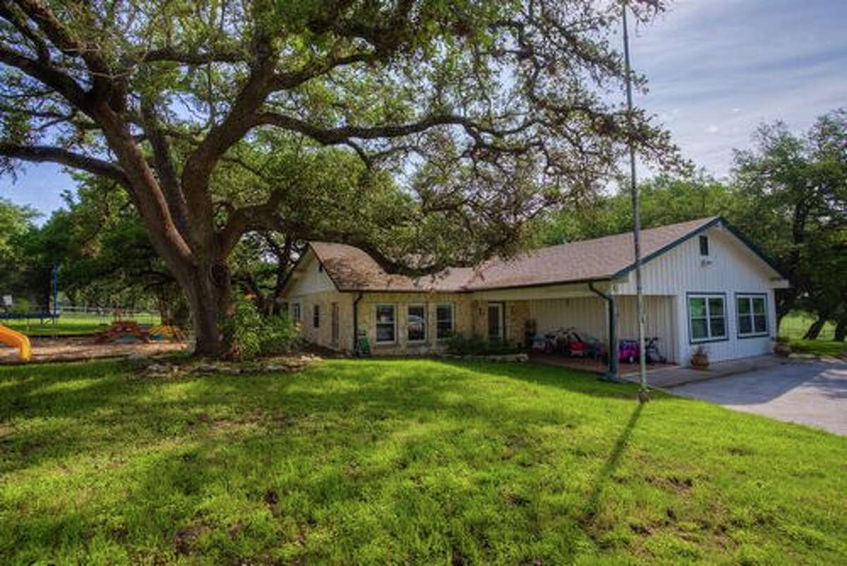 Beautiful ranch in 'golden triangle of the Hill Country' listed for $18 ...