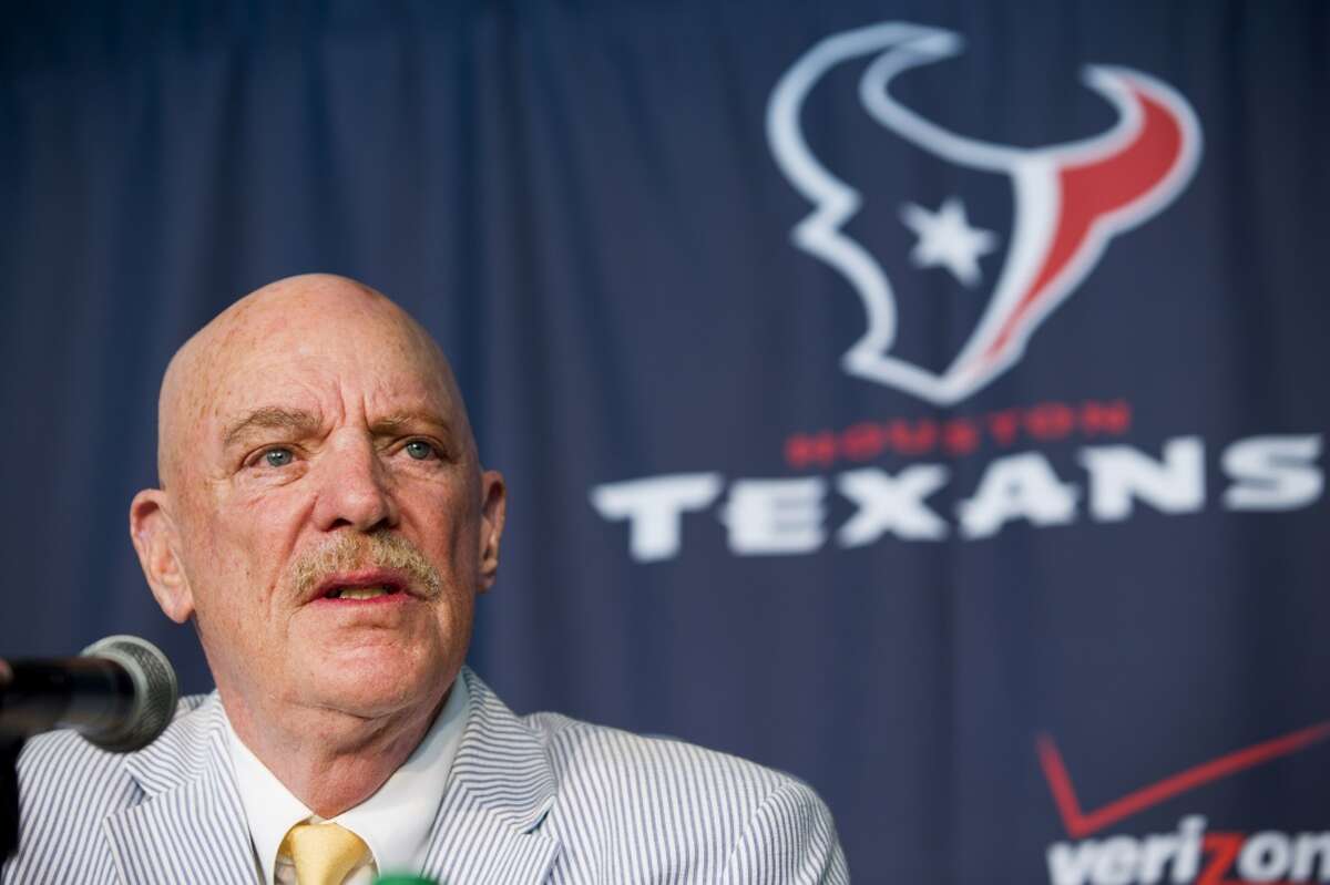 Texas Sports Hall of Fame honors Texans owner Bob McNair