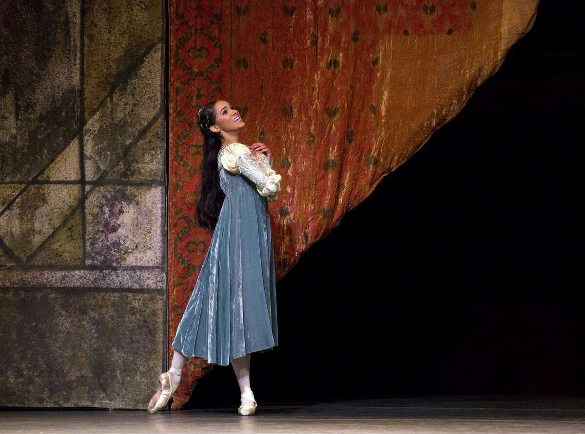 Ballerina Misty Copeland draws a crowd in Houston