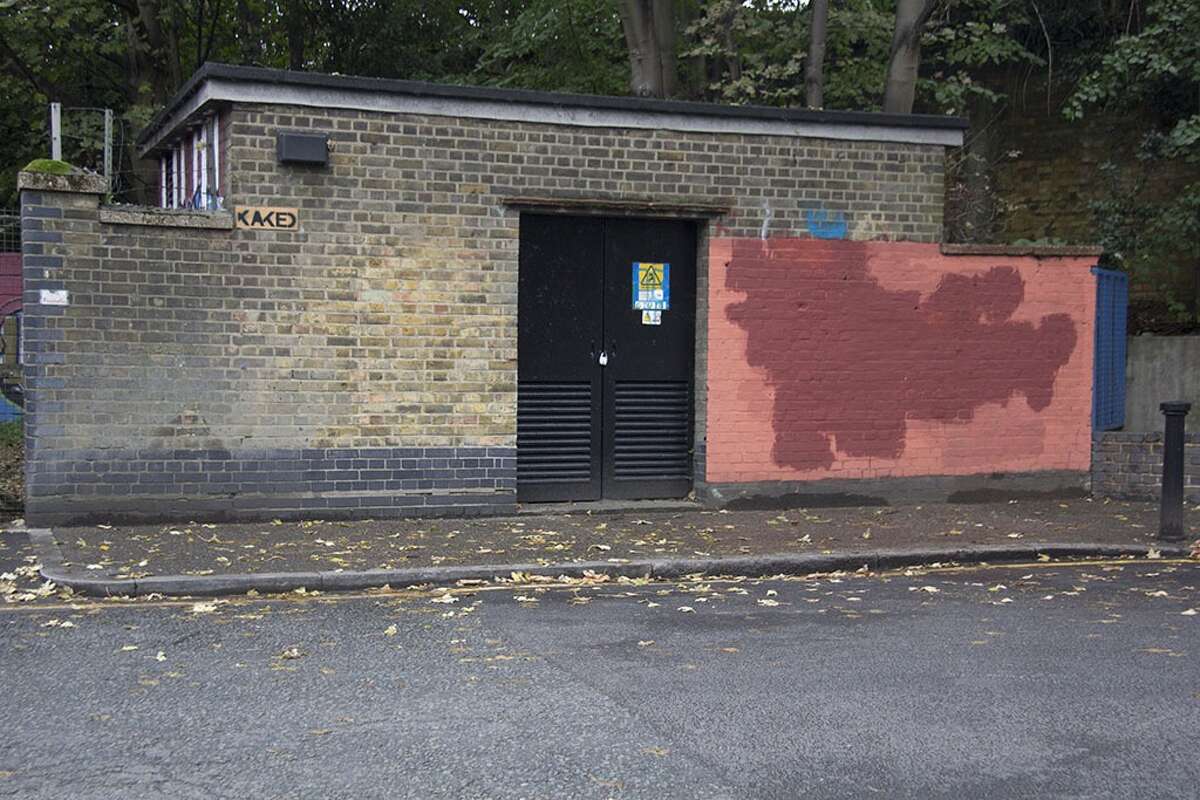 British graffiti war might make you laugh (photos)