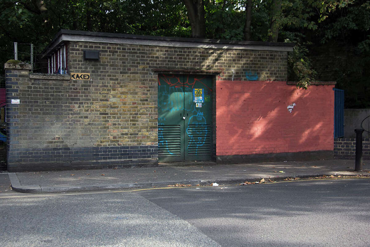 British graffiti war might make you laugh (photos)