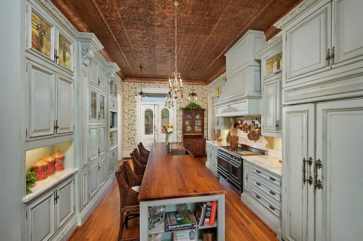 Houston couple gives 140-year-old landmark Galveston home new life