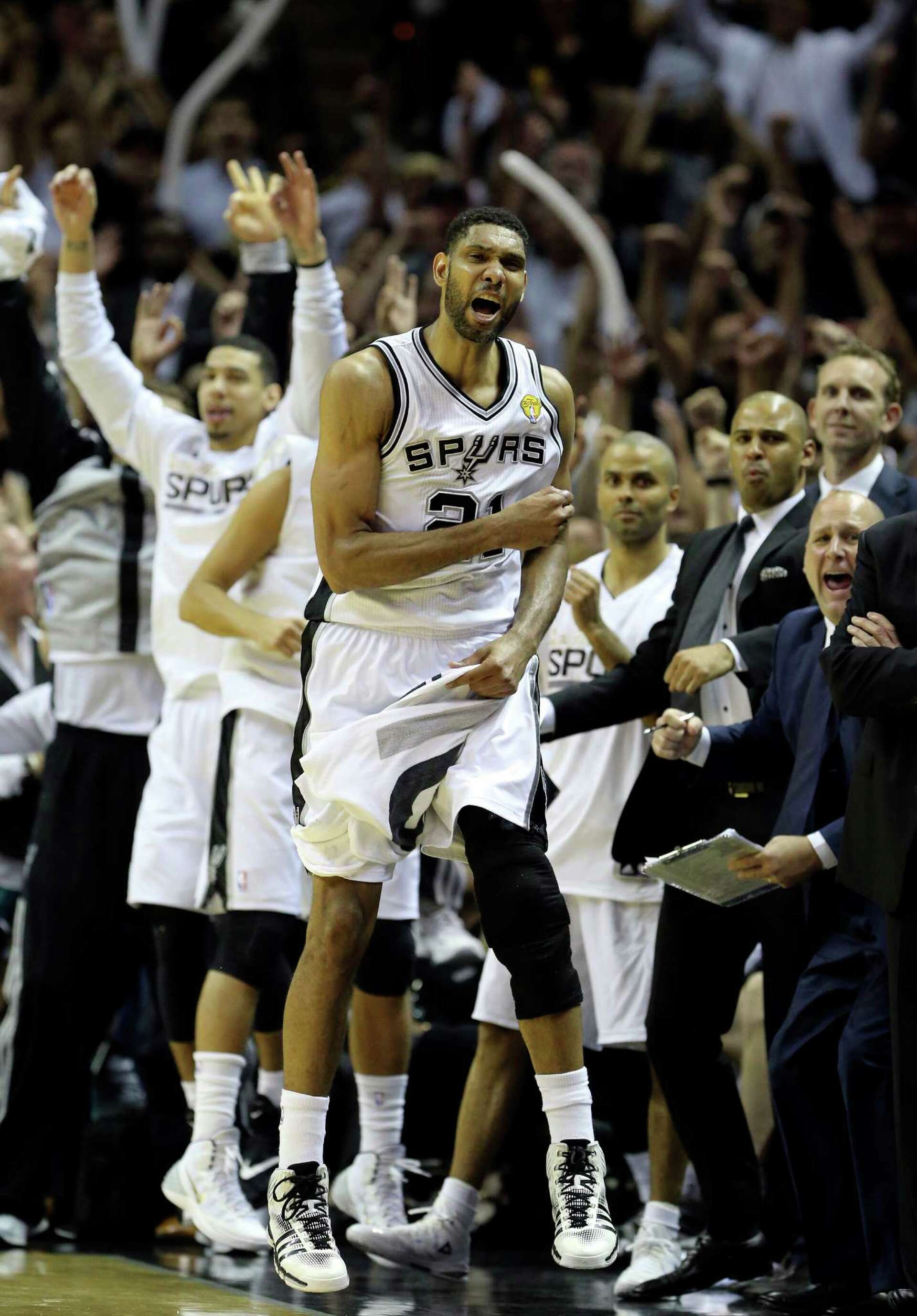 Tim Duncan moves into 14th on NBA scoring list in classic Duncan fashion