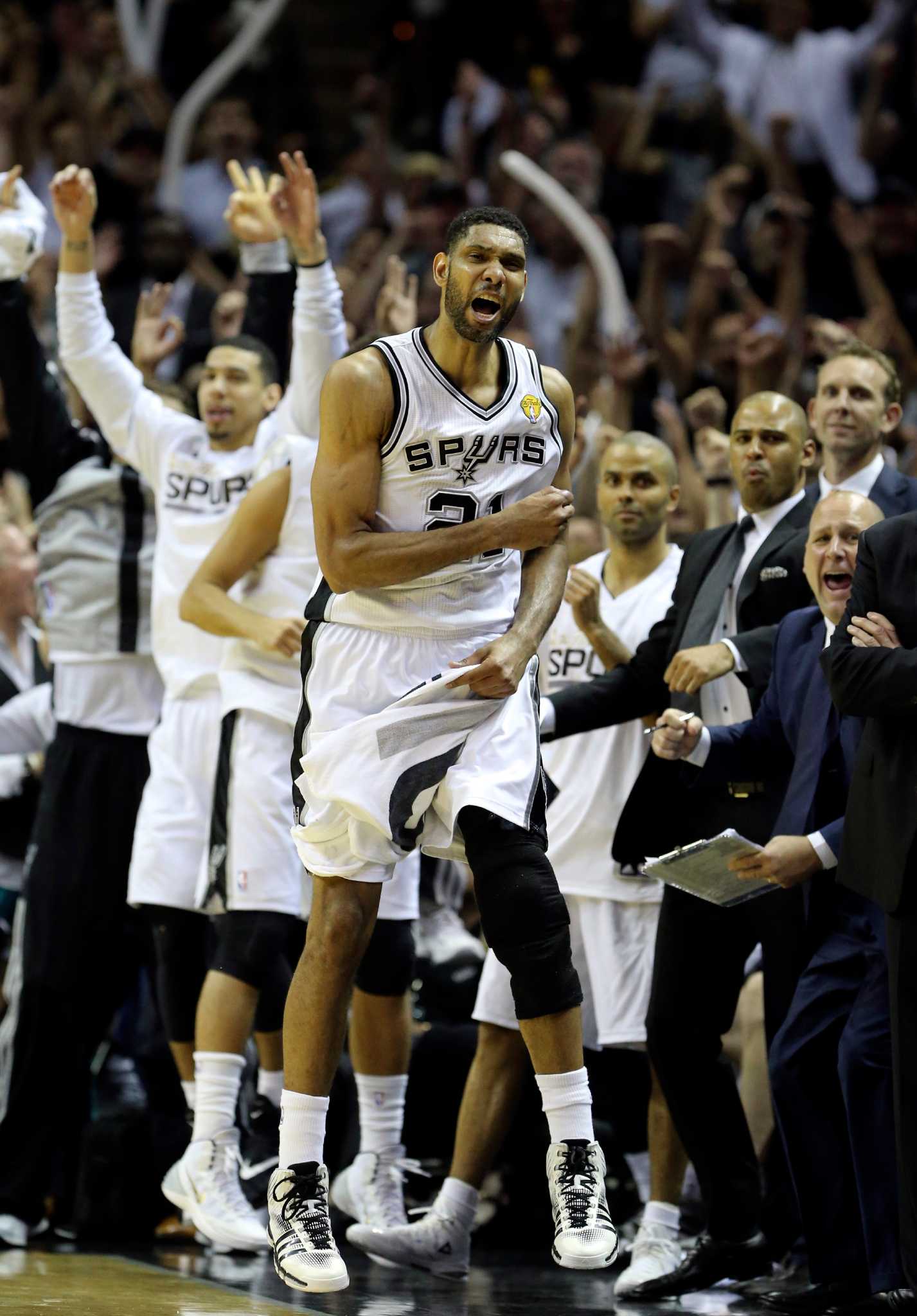 Spurs’ Duncan makes it official: He’ll be back