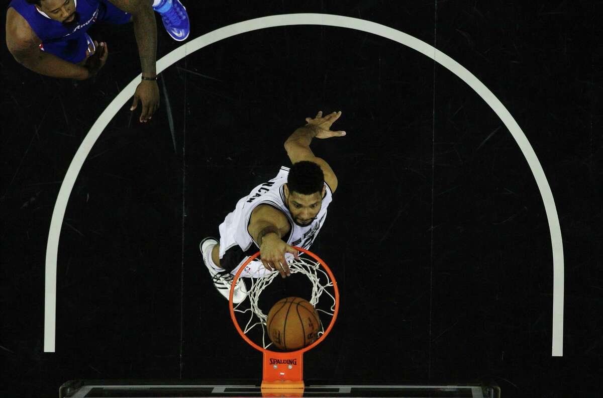 Spurs’ Duncan makes it official: He’ll be back