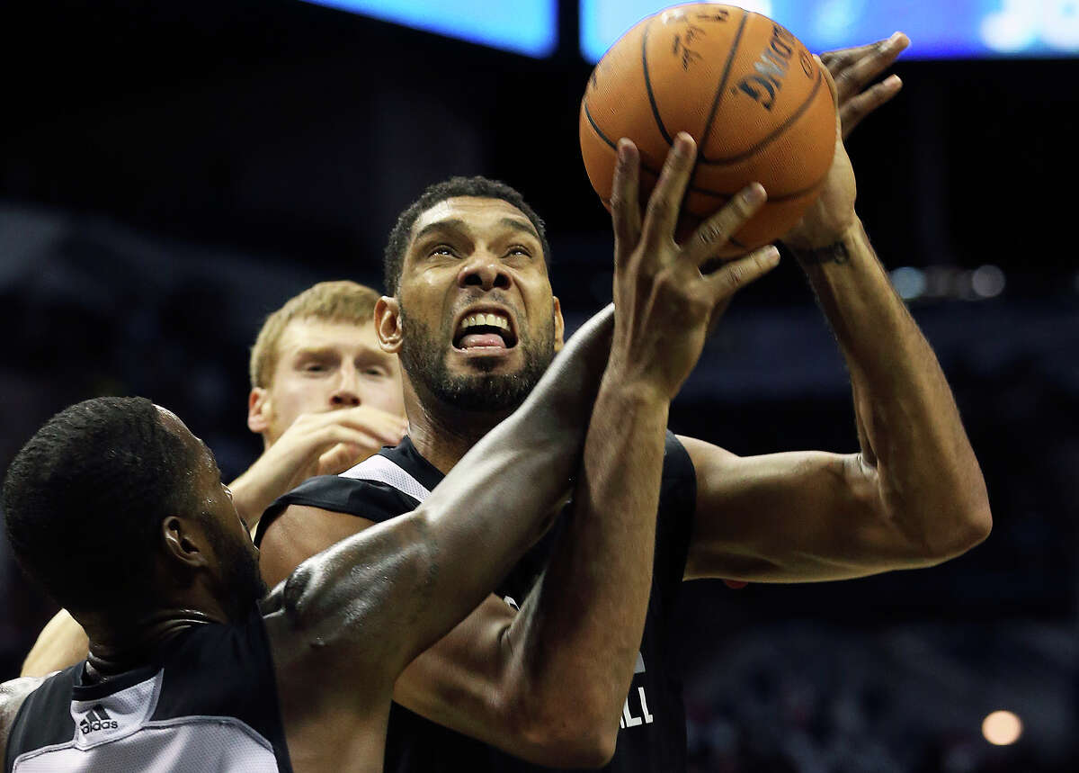 Spurs’ Duncan makes it official: He’ll be back