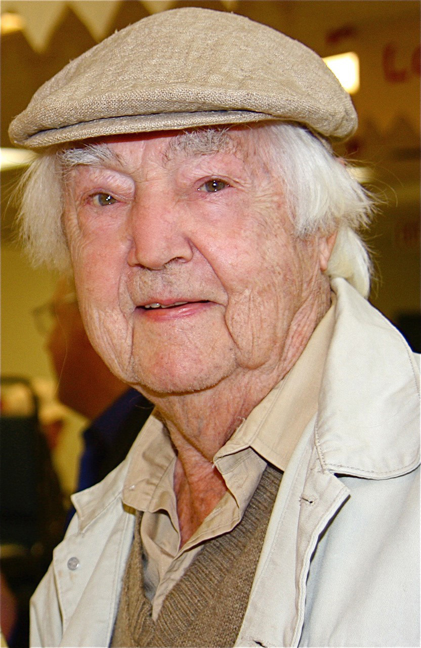 Artist Howard Munce feted with exhibit as he nears 100