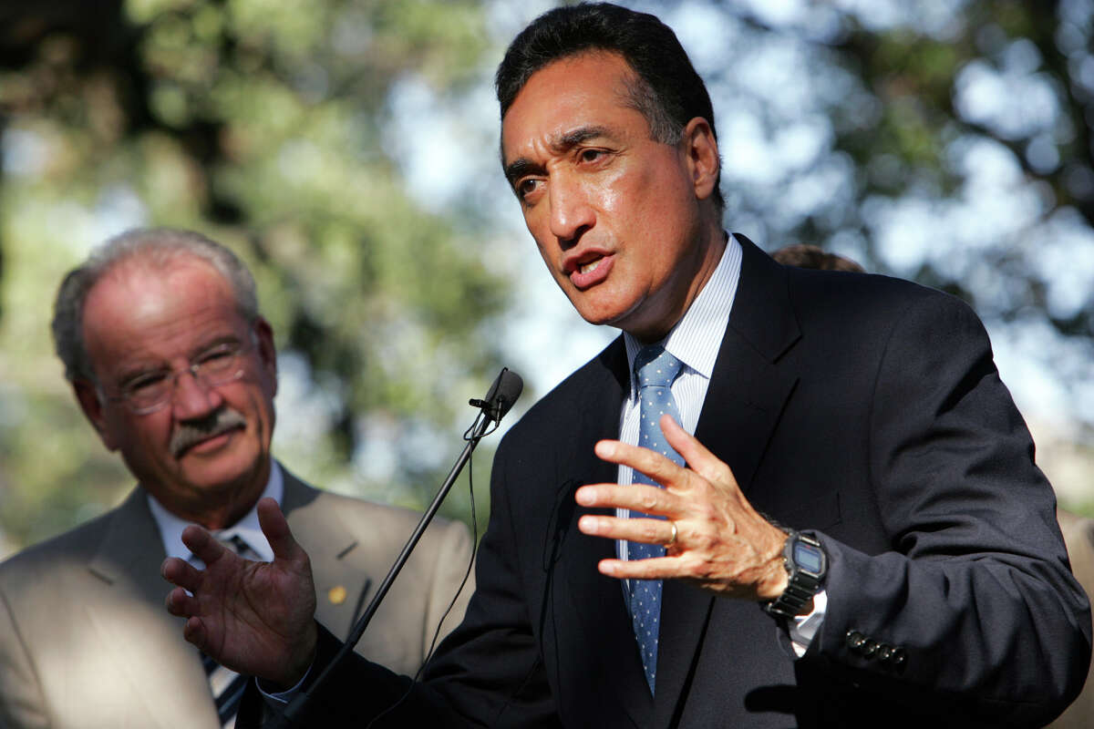 Cisneros made the mayor’s office a stepping stone to national leadership