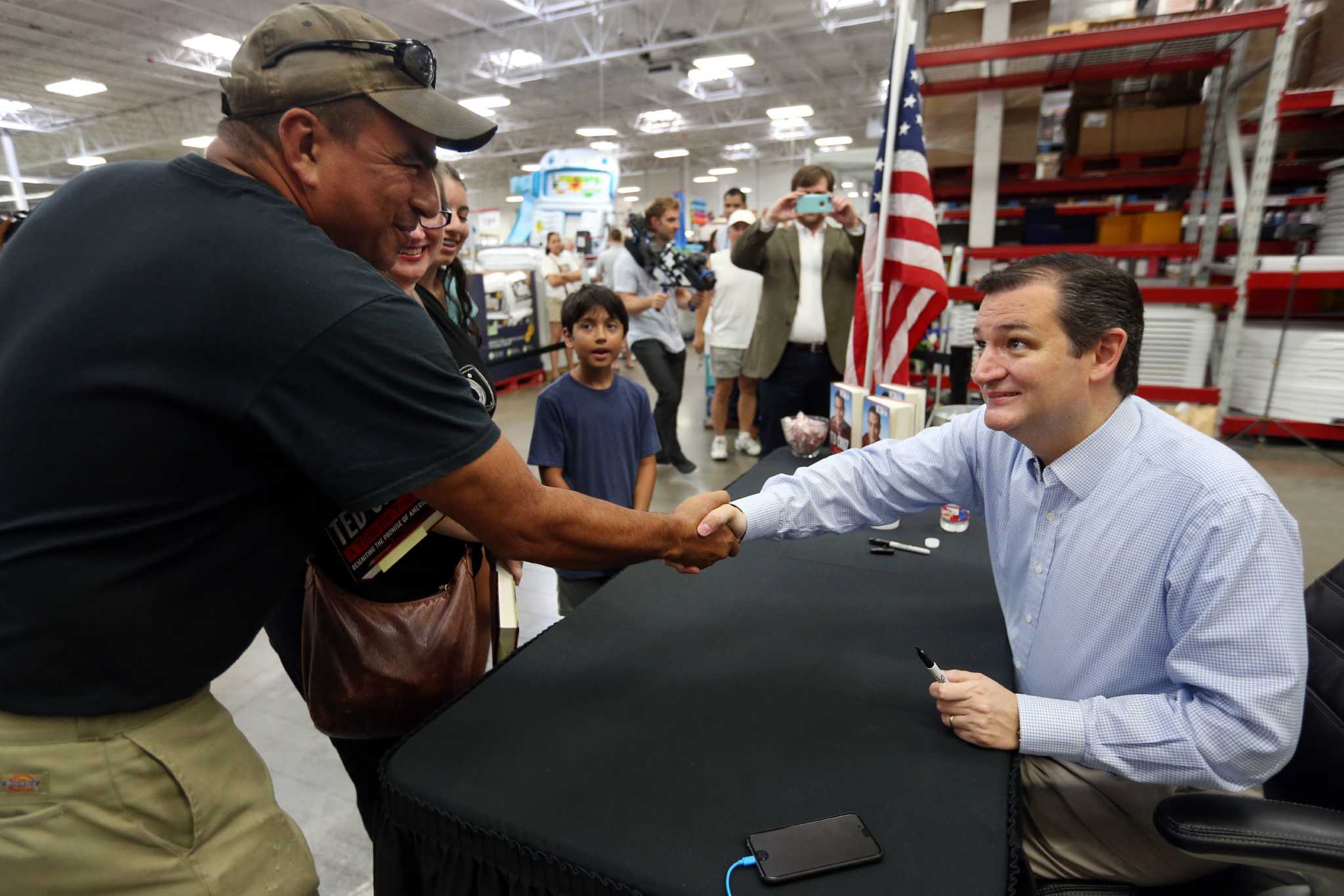 Cruz stage presence focuses on the fringes of America's pulpits