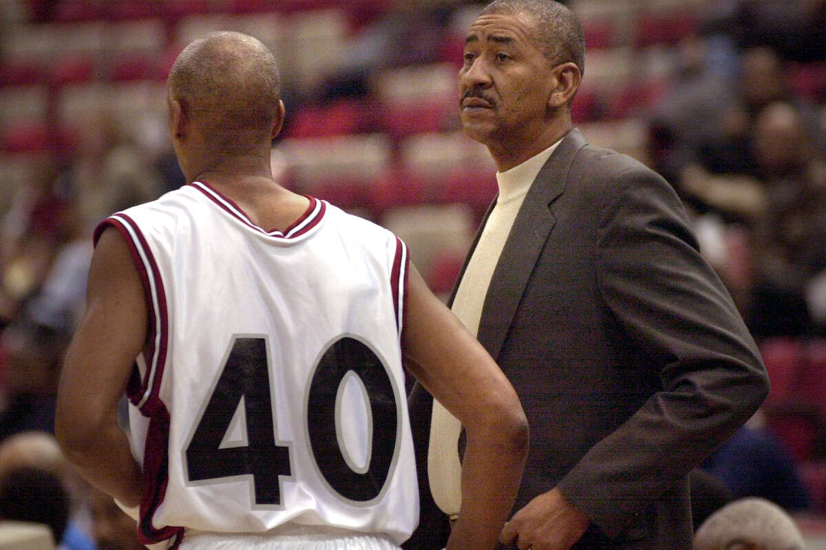 Derrick Gervin rekindles passion for basketball as personal trainer ...