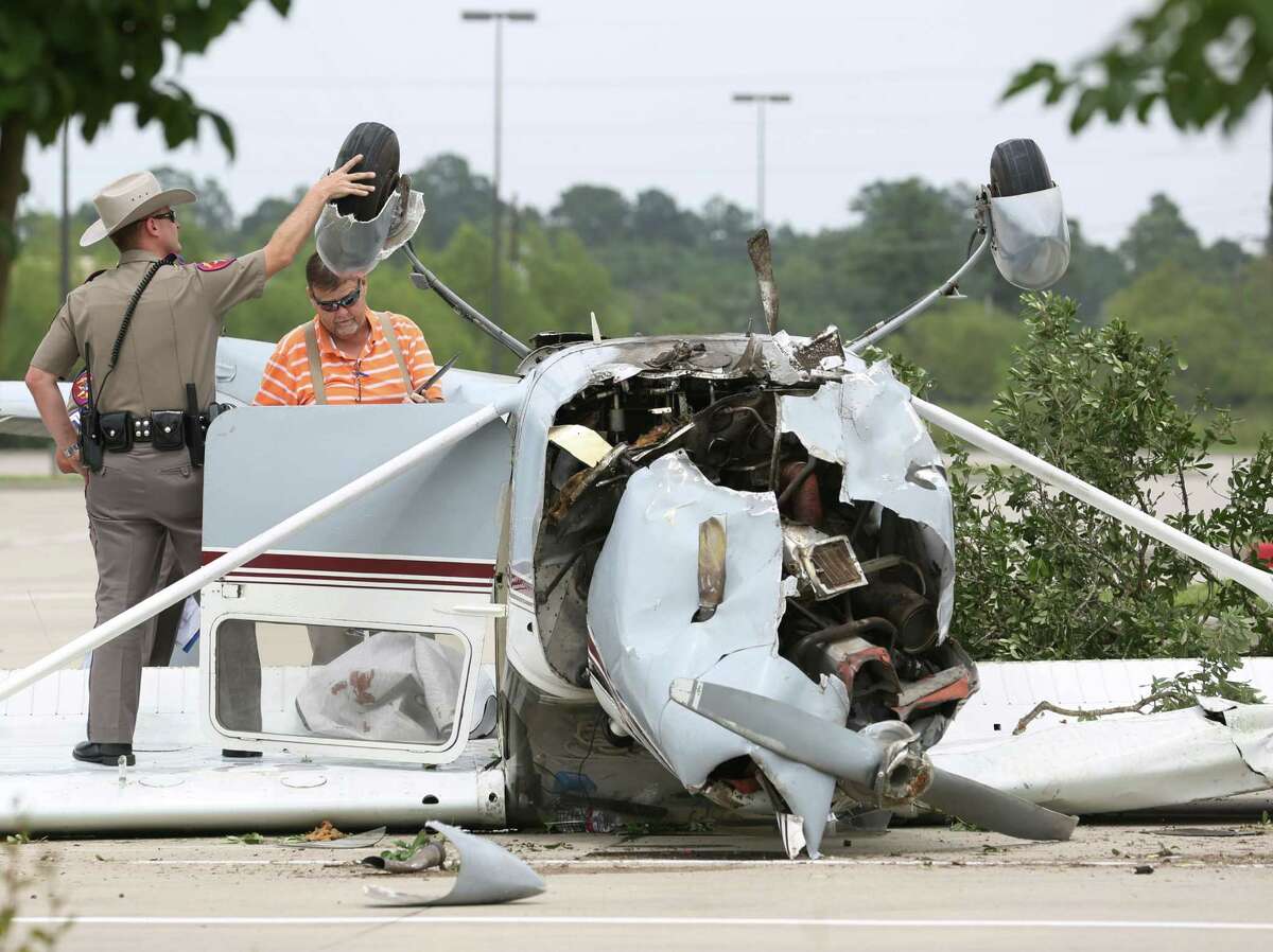 Pilot walks away from plane crash in Shenandoah